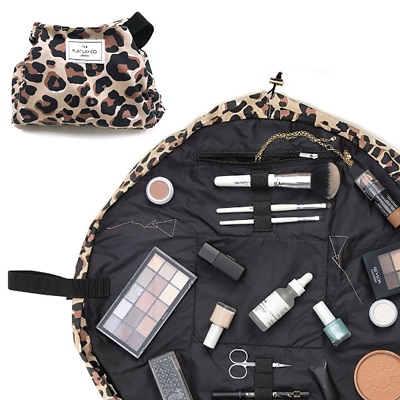 Flat makeup pouch store